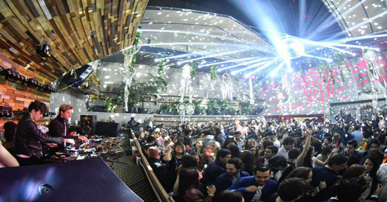 Looloo el sueño de los que se la viven de antro. - Armando Planes